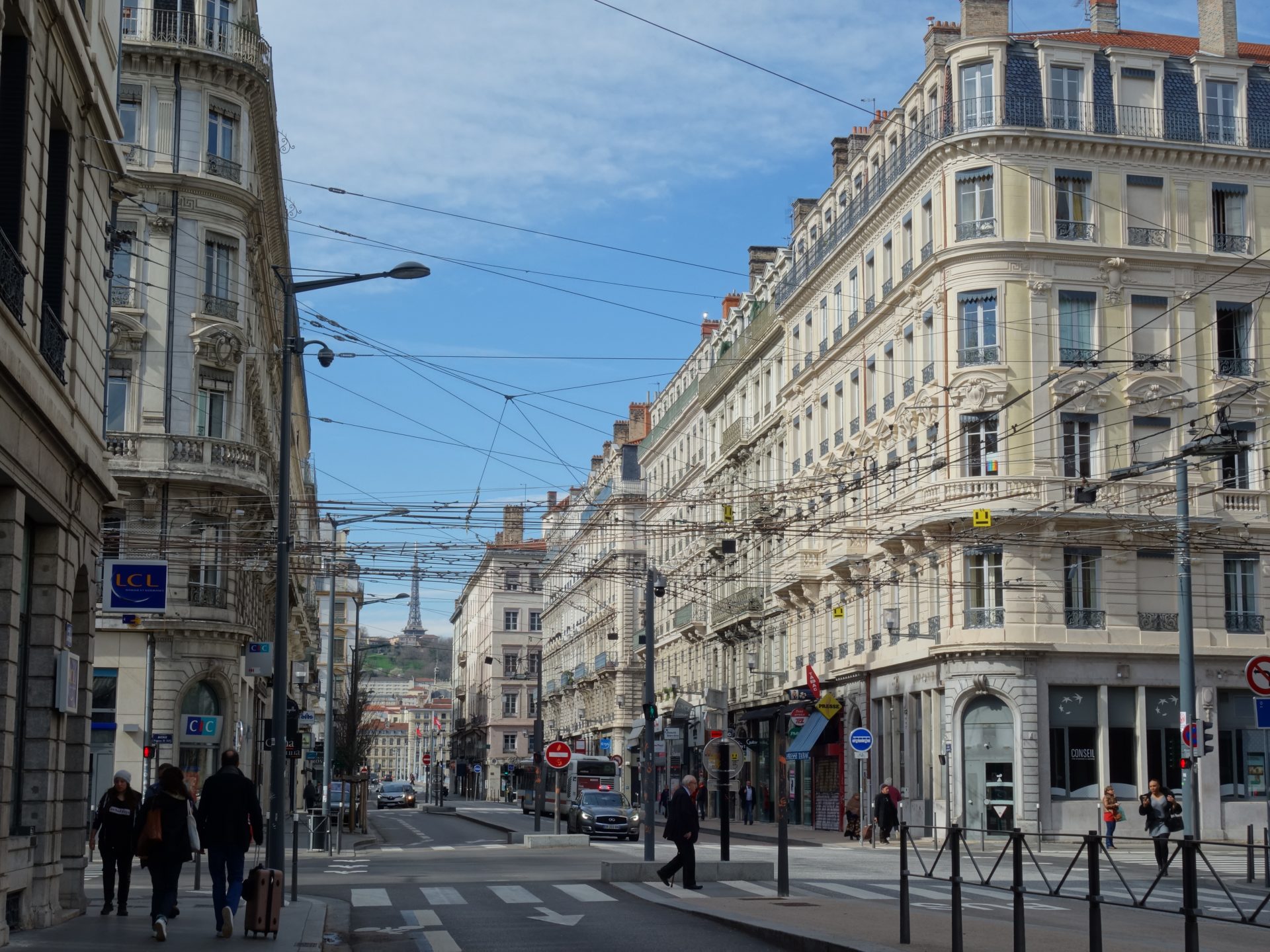 Imponujące wnętrza urbanistyczne w Lyonie – Miejski Wojażer